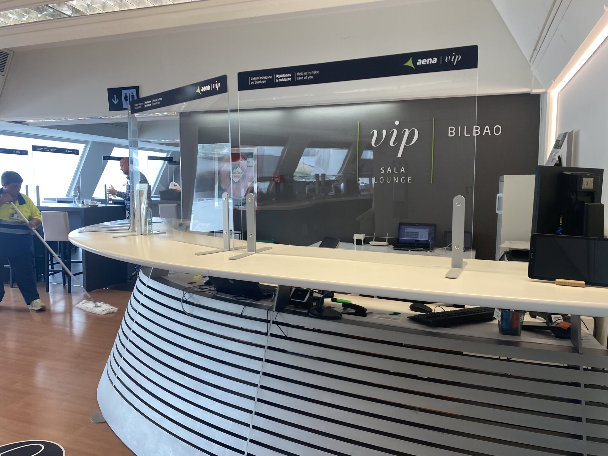 「AENA Sala VIP」ラウンジに行ってきたよ！ in ビルバオ空港 - 旅時々ワイン