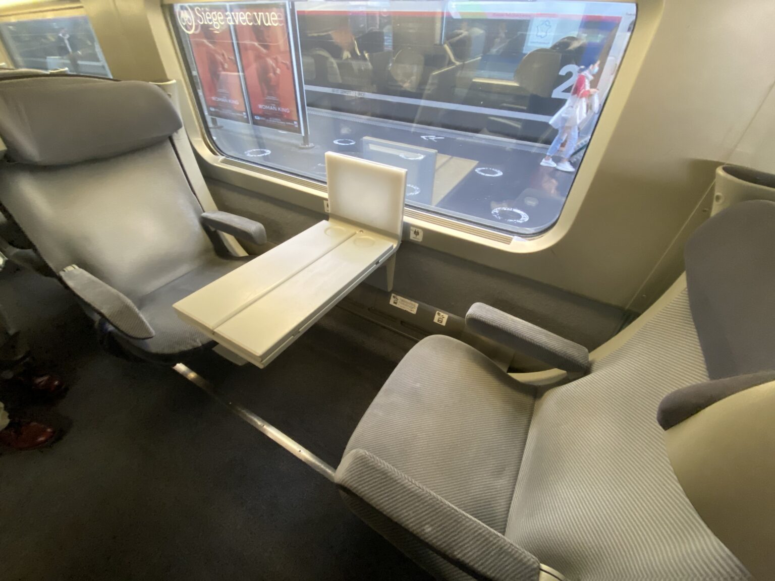 価格差たった2ユーロ！？TGVの1等車と2等車乗り比べレビュー！ - 旅時々ワイン