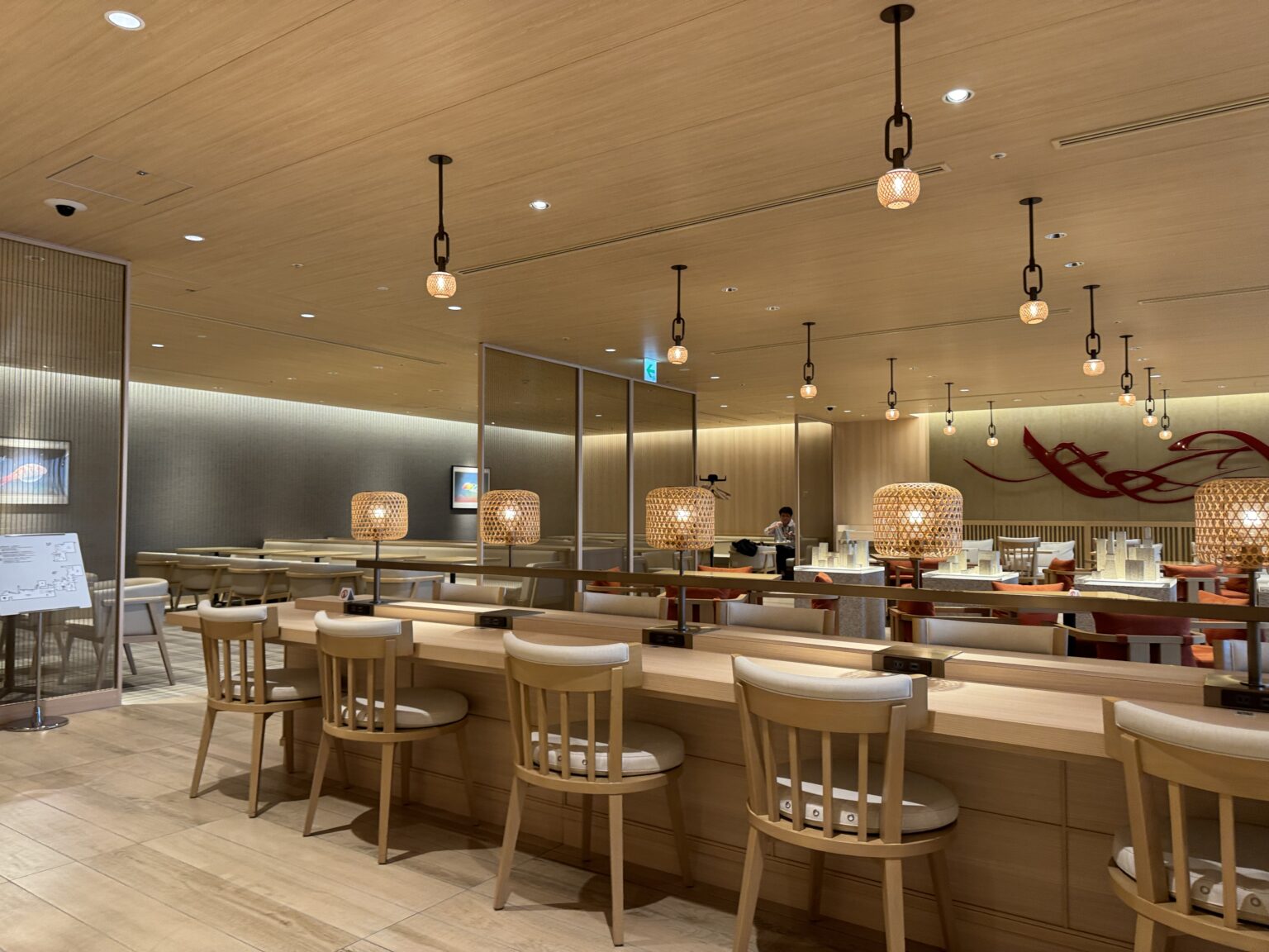 JAL羽田空港の国際線ファーストクラスラウンジ「鮨鶴亭」と「JAL's SALON」を満喫してきたよ！（2025年4月ver.） - 旅時々ワイン