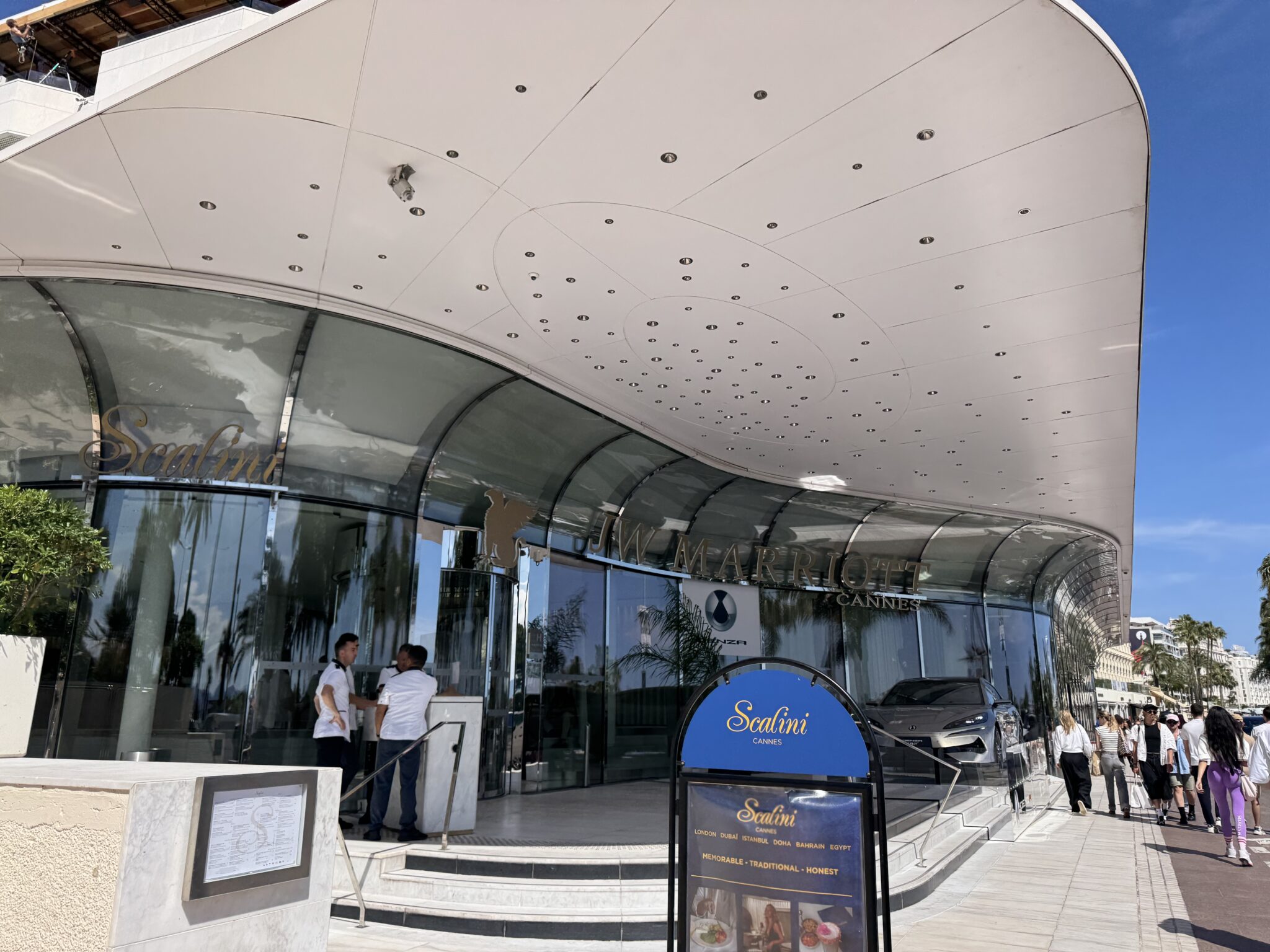 「JW Marriott Canness」のスイートルームでお誕生日！ホテル宿泊記 in カンヌ - 旅時々ワイン